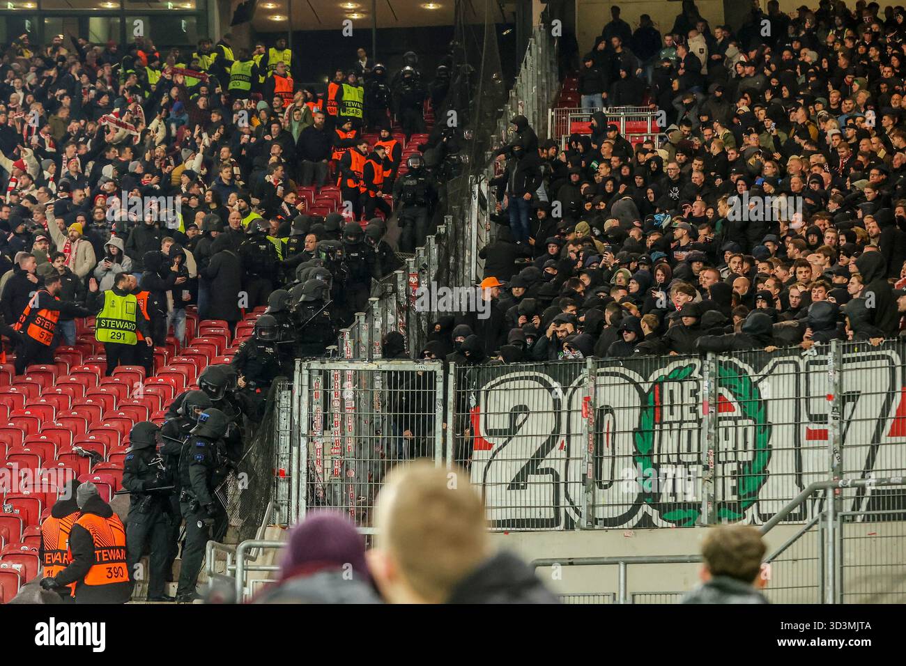STUTTGART - Police and Feyenoord fans during the UEFA Europa League ...