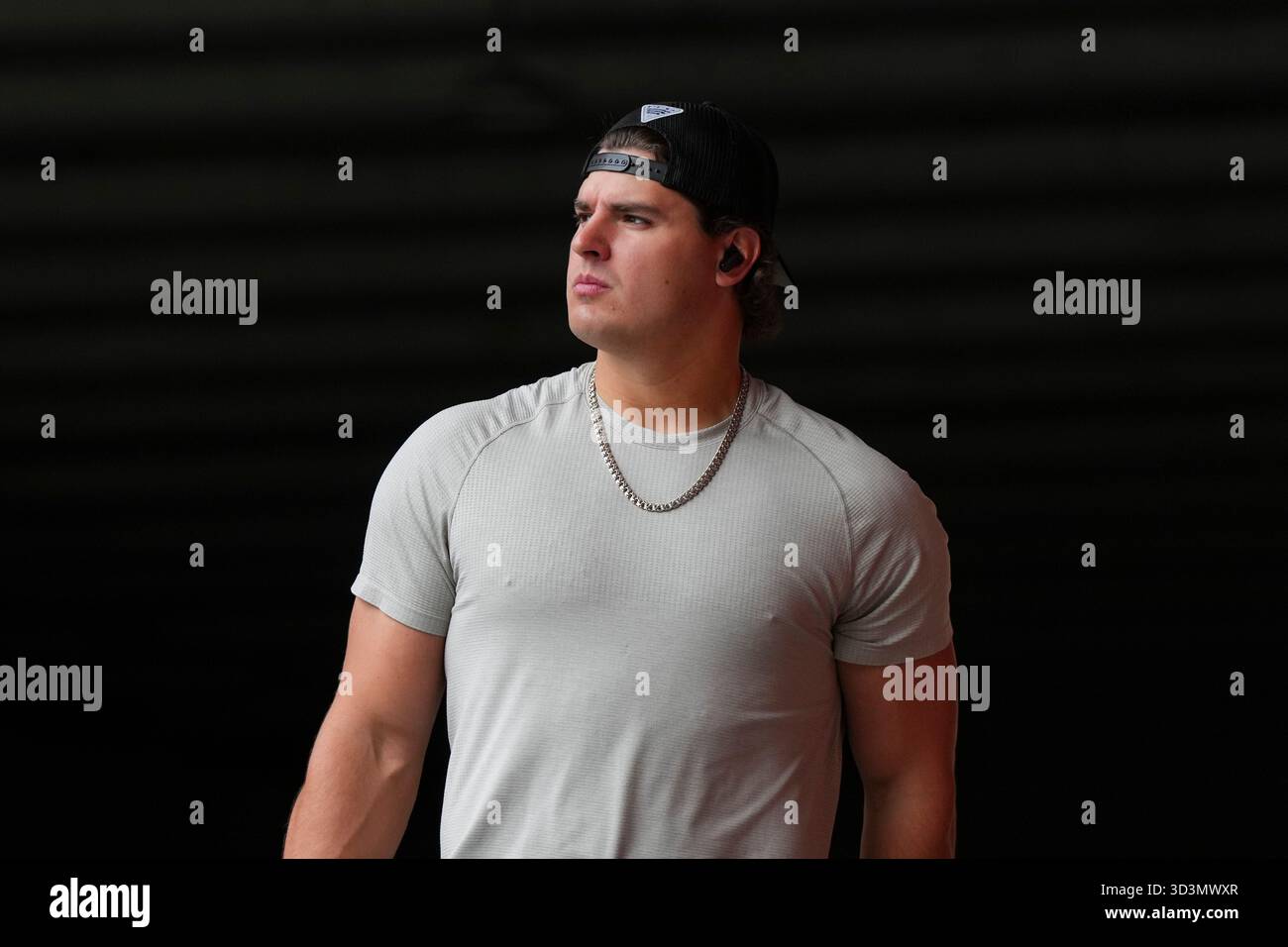 Cincinnati Bengals defensive end Trey Hendrickson (91) arrives prior to ...