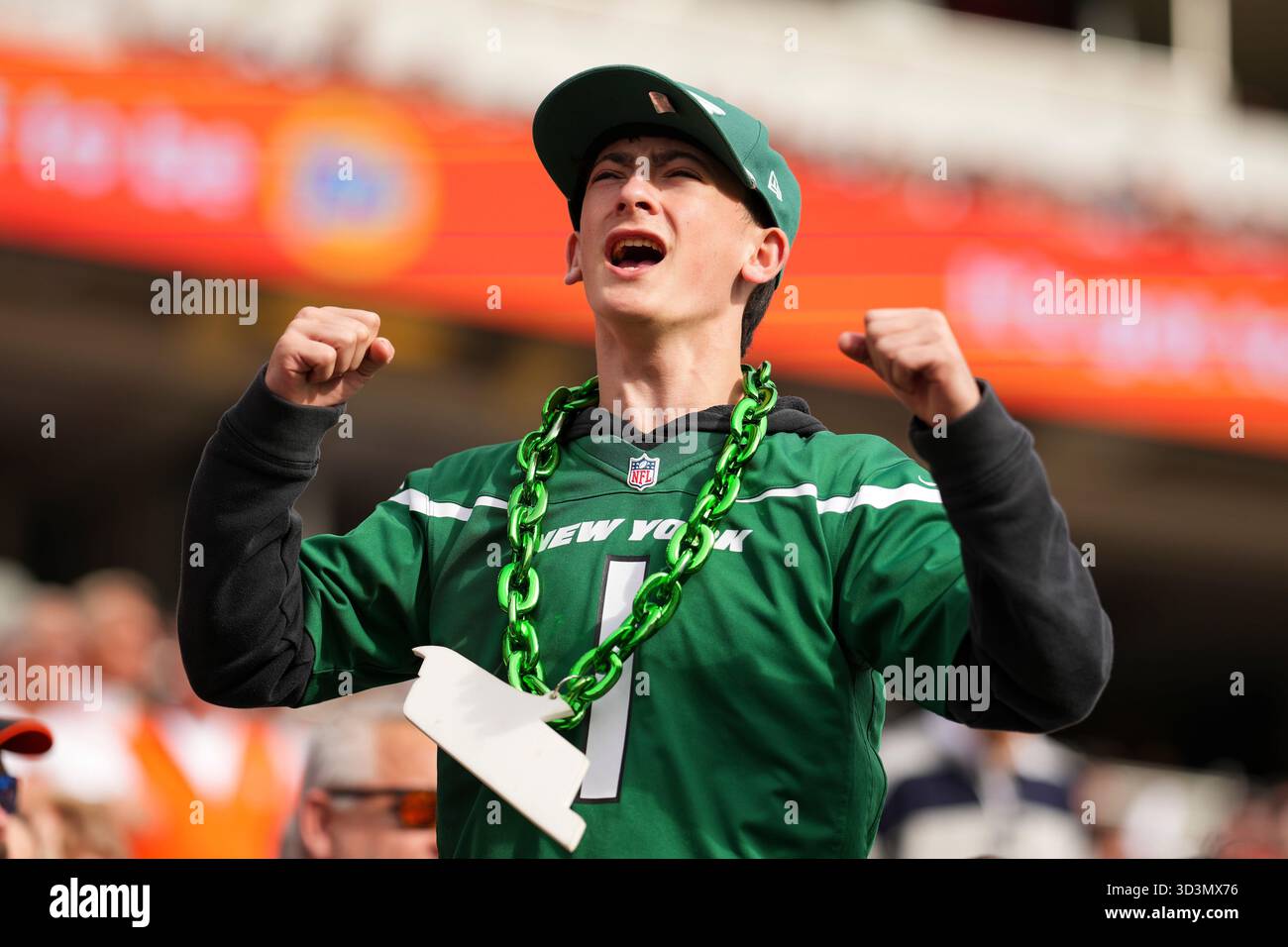 New York Jets fans react during an NFL football game against the ...