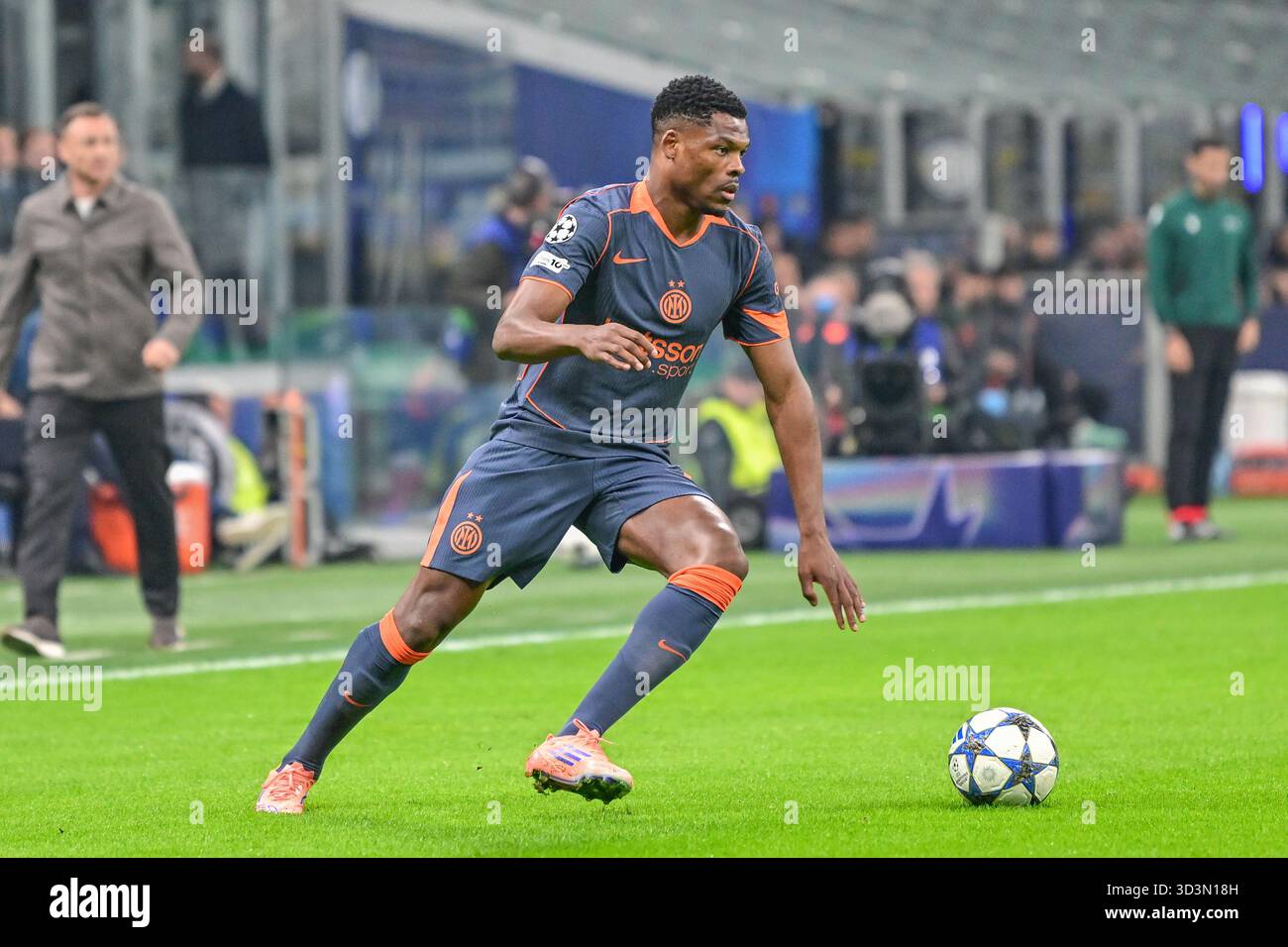 Denzel Dufries of Inter seen in action during the UEFA Champions League ...