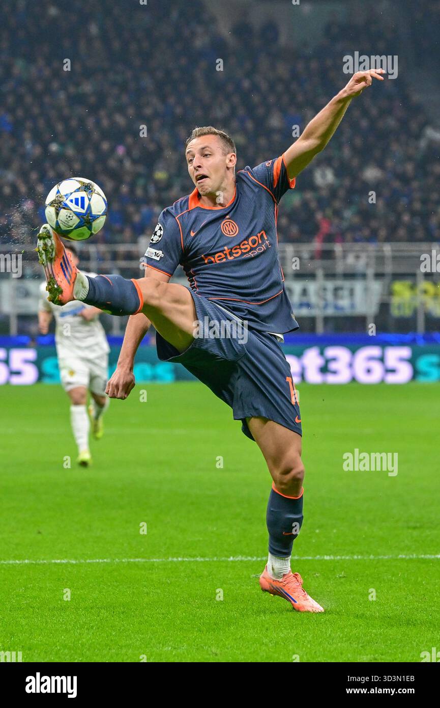 Davide Frattesi of Inter seen in action during the UEFA Champions ...