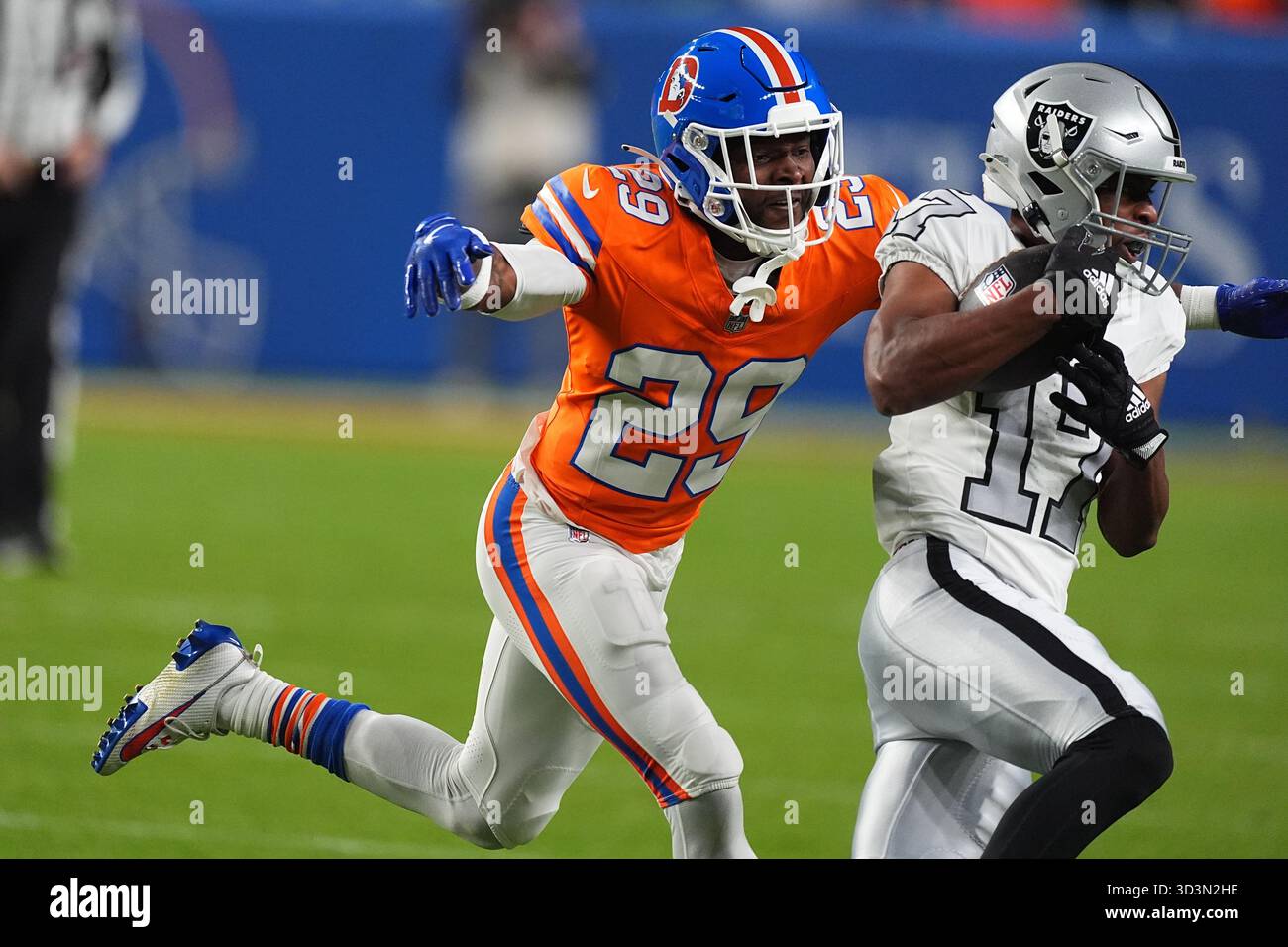 Las Vegas Raiders wide receiver Tyler Lockett (17) catches a pass as ...