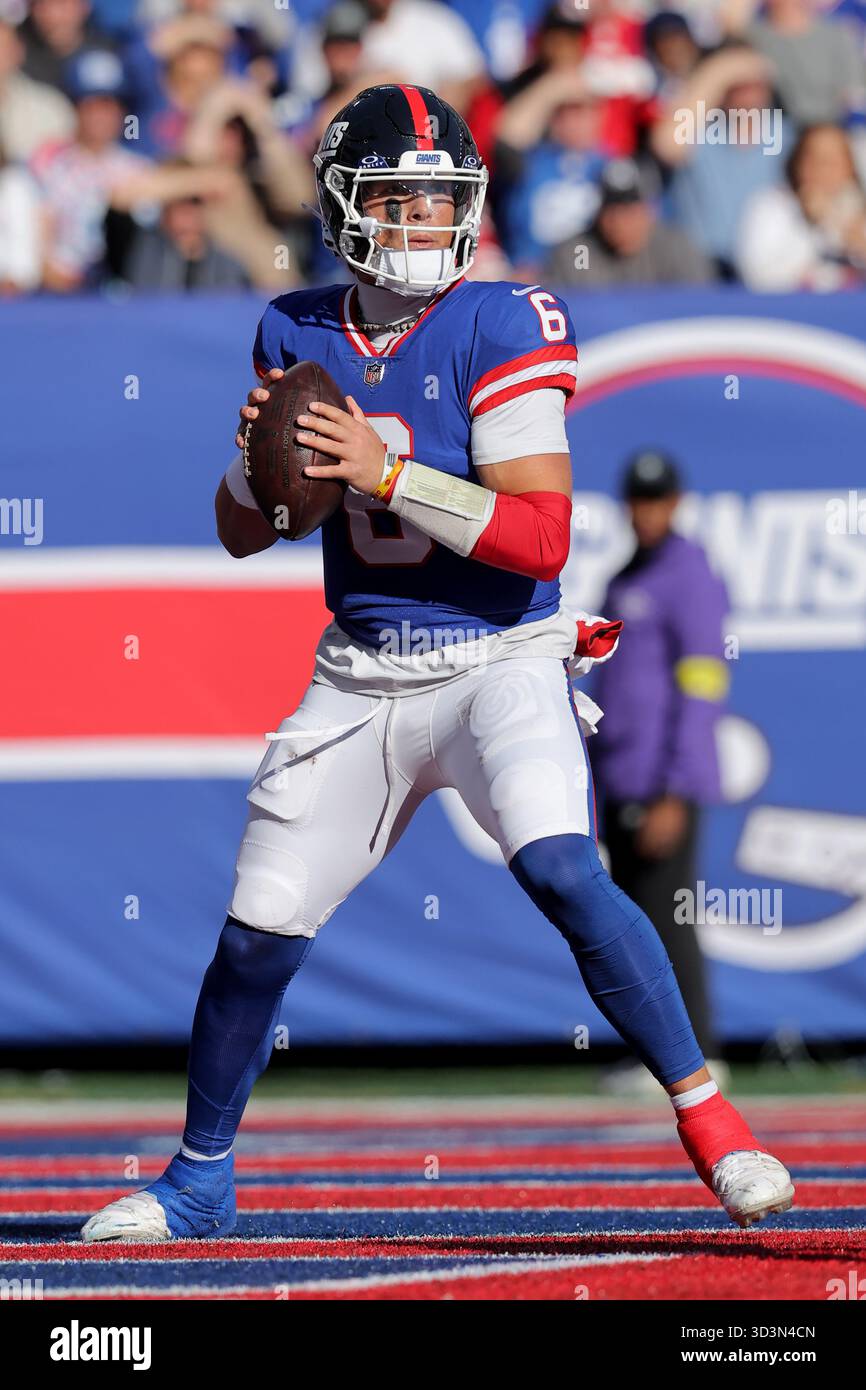 New York Giants quarterback Jaxson Dart (6) in action against the San ...