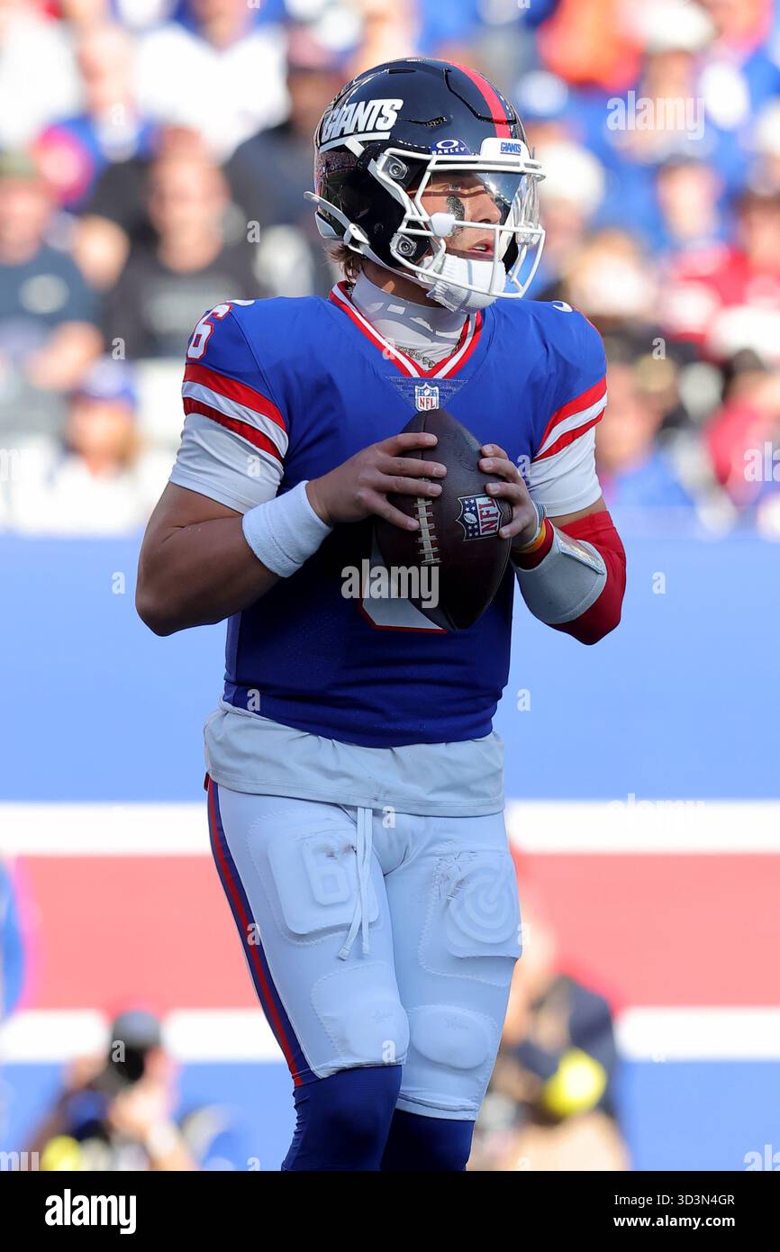 New York Giants quarterback Jaxson Dart (6) in action against the San ...