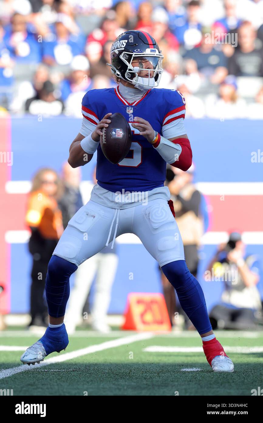 New York Giants quarterback Jaxson Dart (6) in action against the San ...