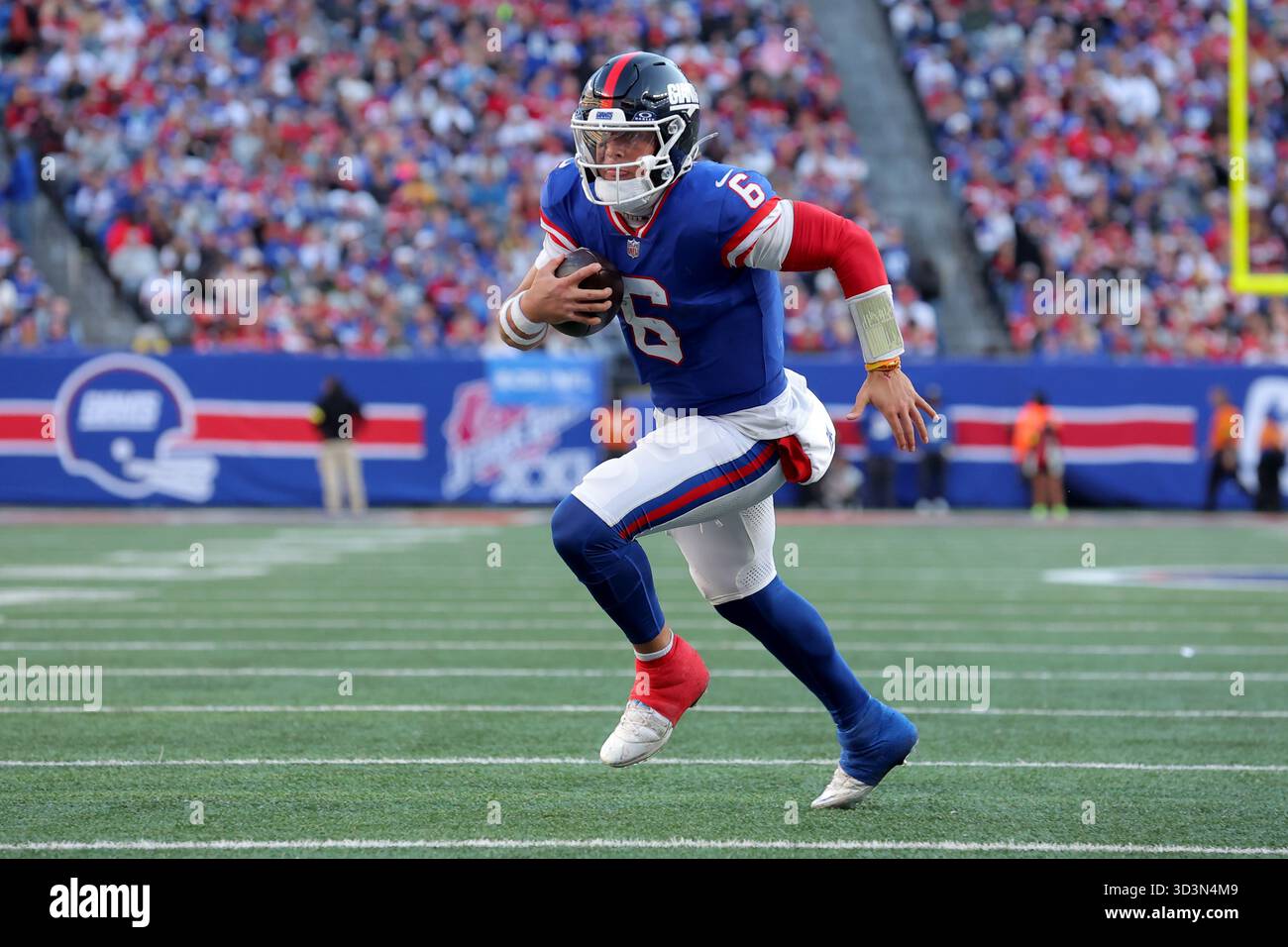 New York Giants quarterback Jaxson Dart (6) runs with the ball for a ...
