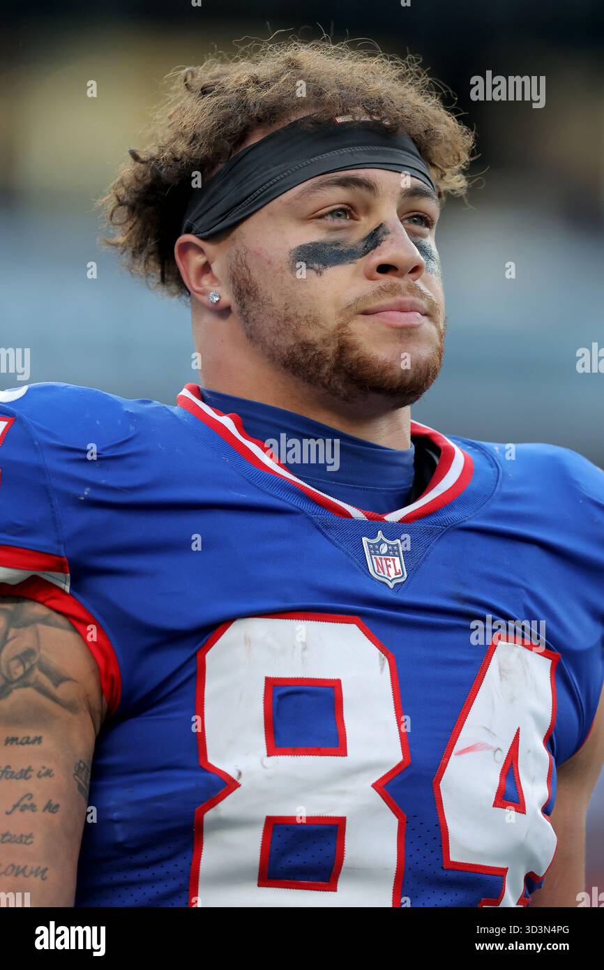 New York Giants tight end Theo Johnson (84) in action against the San ...