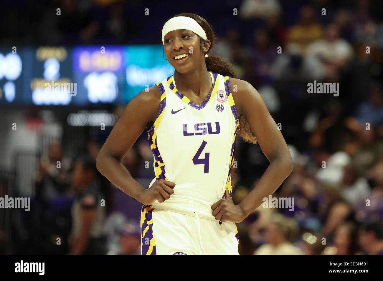 LSU Tigers guard Flau'Jae Johnson (4) walks up the court during a NCAA ...