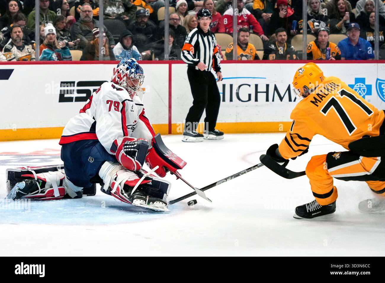 Washington Capitals goaltender Charlie Lindgren (79) stops a shot by ...