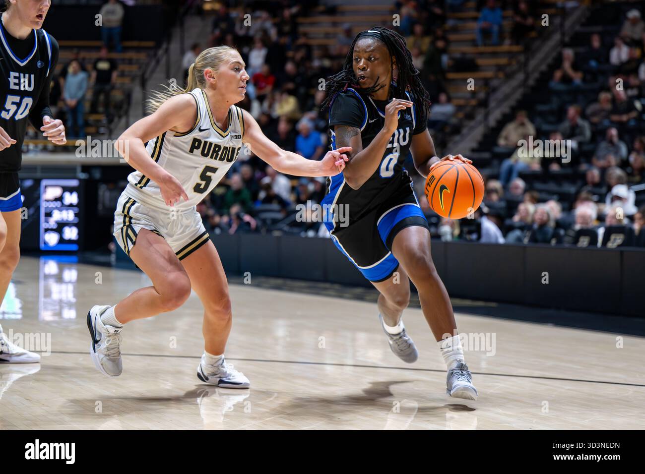 Eastern Illinois guard Lalani Ellis (0) moves past the defense of ...