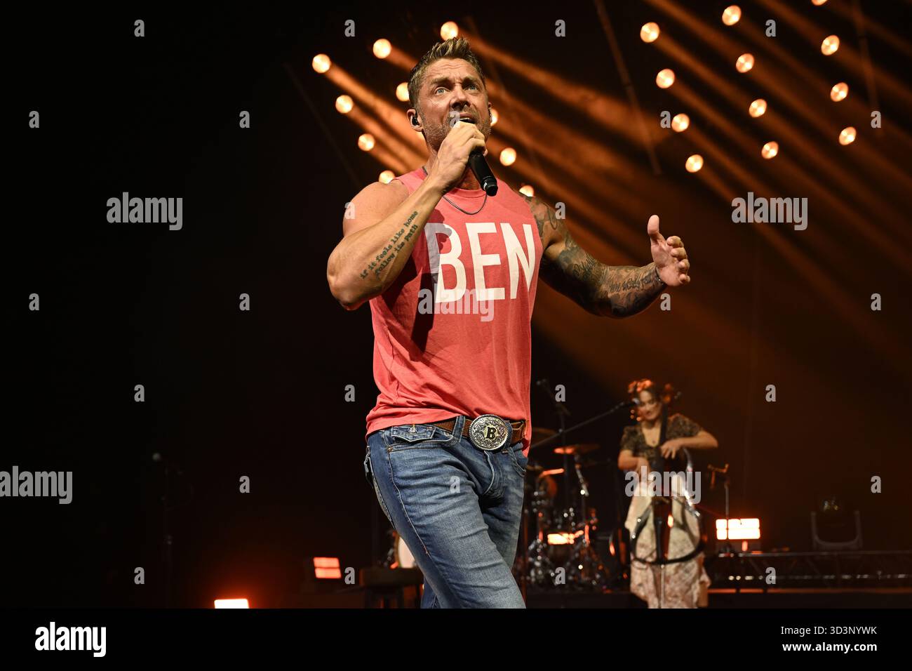 LONDON, ENGLAND - NOVEMBER 06: Brett Young performing at Eventim Apollo ...