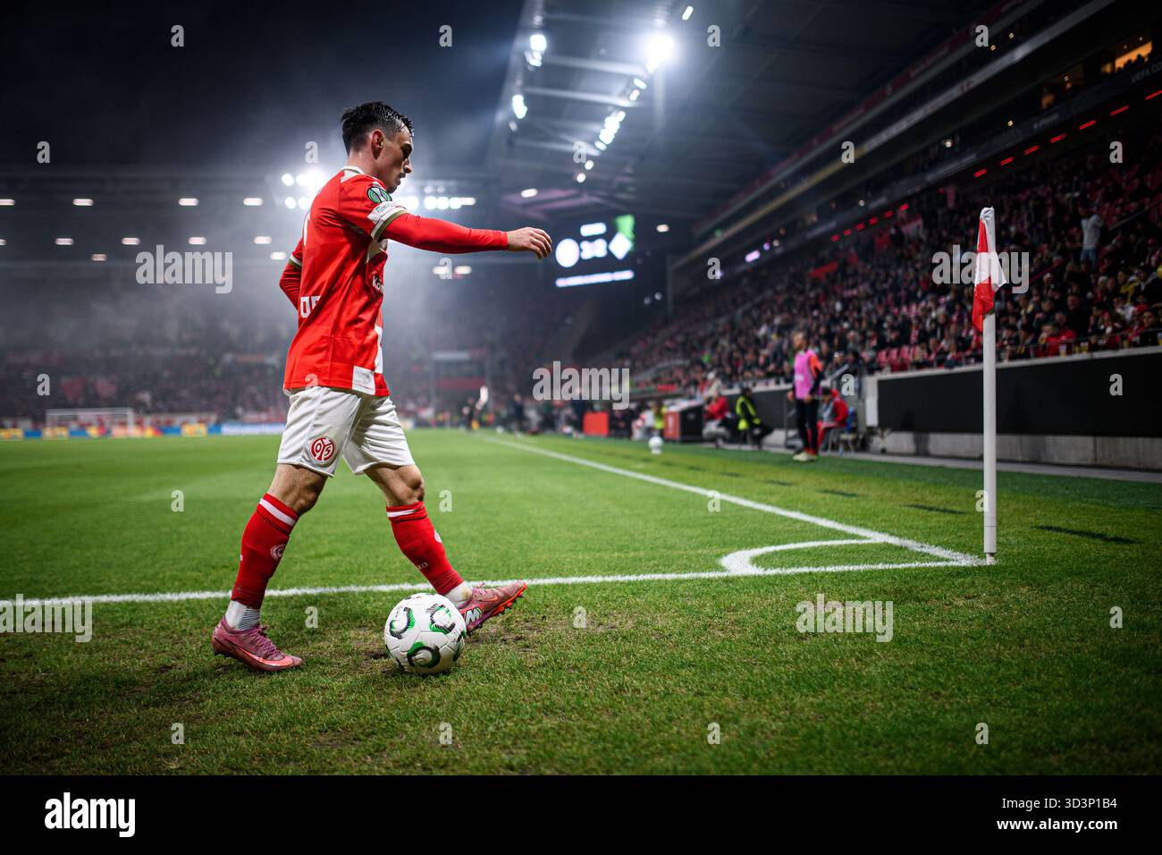 Fiorentina conference league 2025 hi-res stock photography and images ...