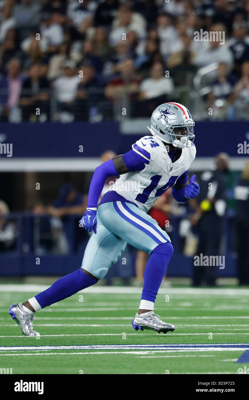 Dallas Cowboys defensive back Markquese Bell (14) looks to defend ...