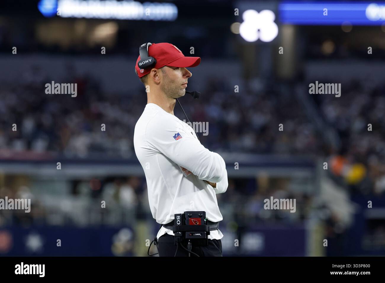 Arizona Cardinals head coach Jonathan Gannon on the sideline during a ...