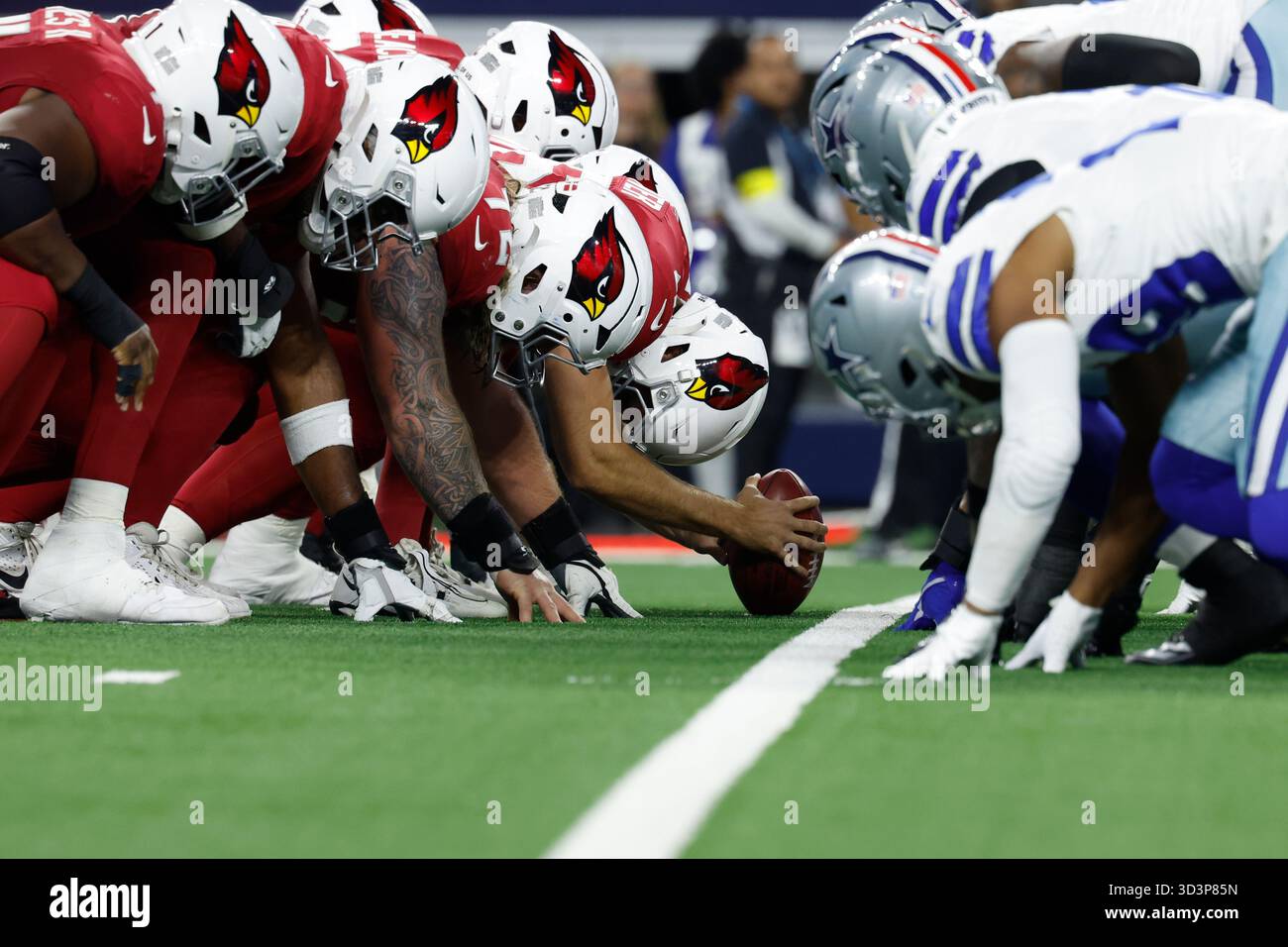 Arizona Cardinals line of scrimmage during a NFL football game against ...