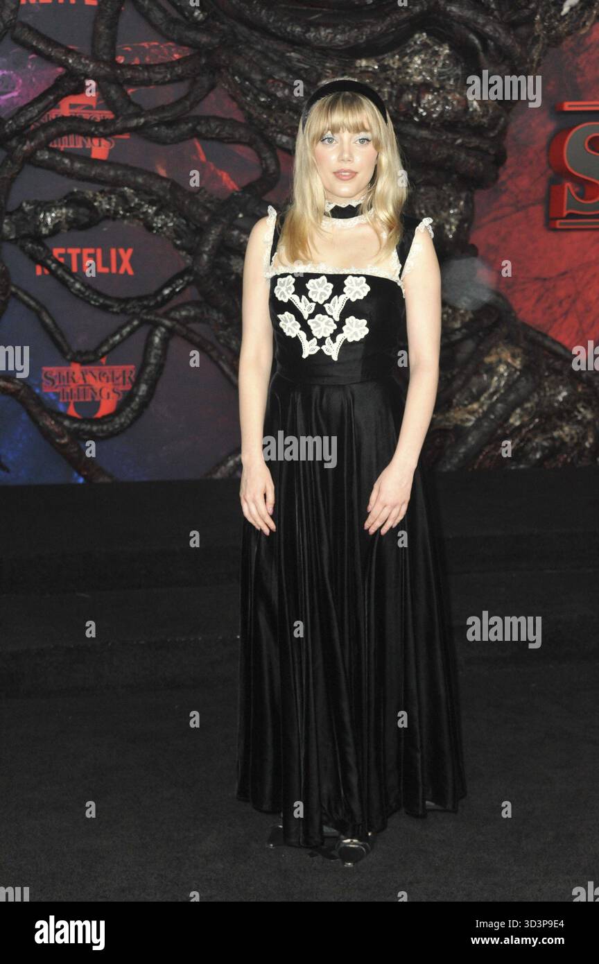 Grace van dien stranger things hi-res stock photography and images - Alamy