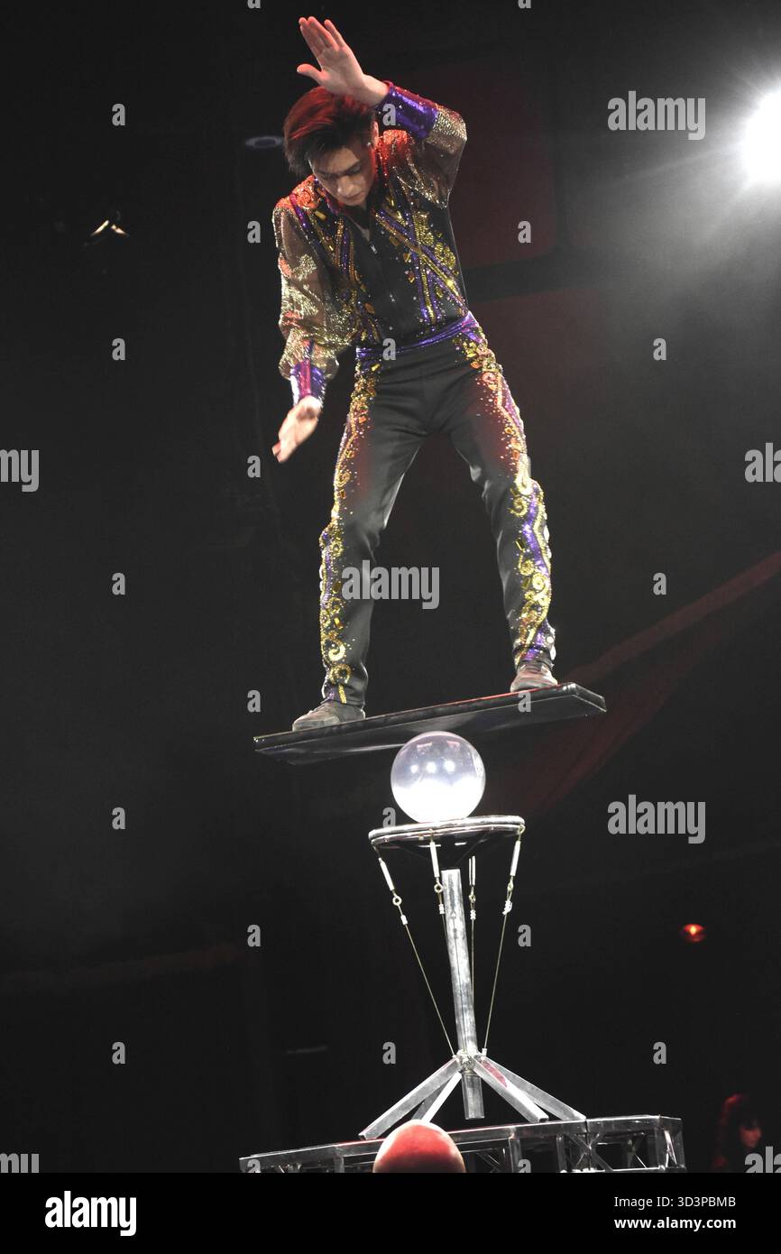 Rola Bola Alexander Abadilla -Artist Kuenstler Muenchen 06.11.2025 ...