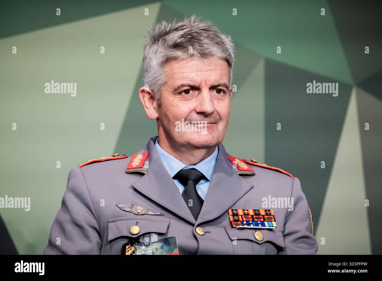 07 November 2025, Berlin: Lieutenant General Alexander Sollfrank ...
