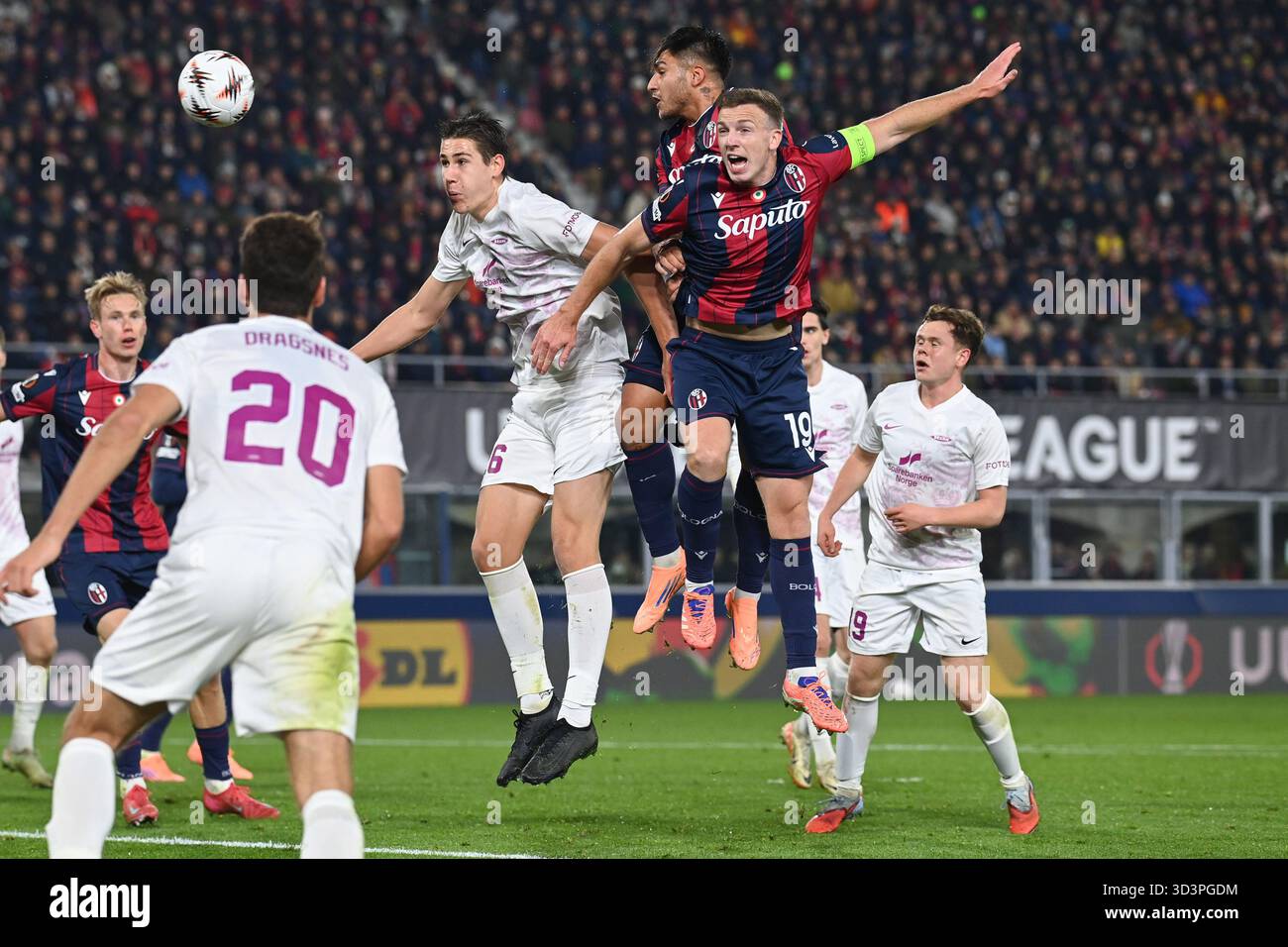 Lewis Fergusn and Santiago Castro (Bologna Fc) in action during Bologna ...