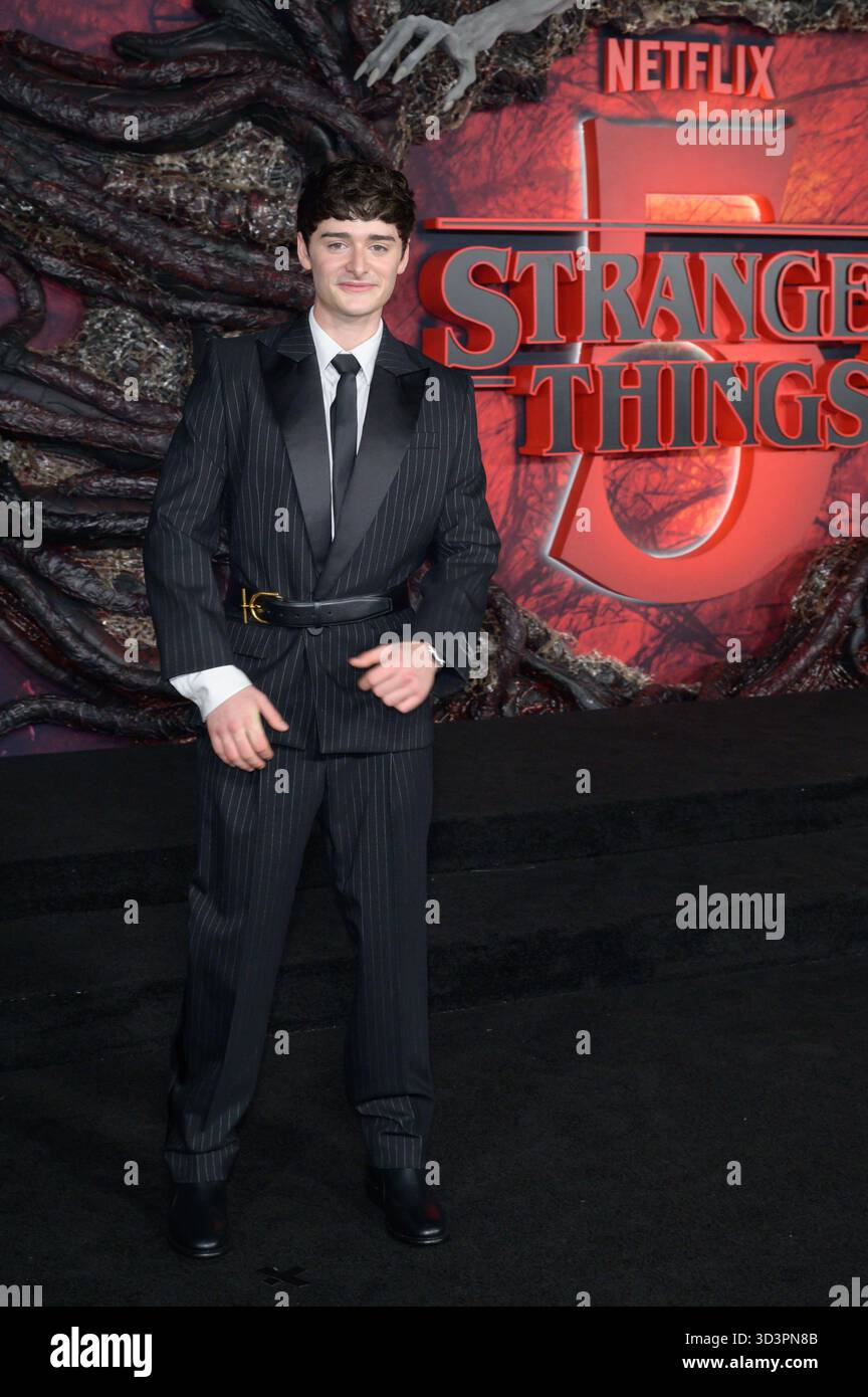 Noah schnapp stranger things 5 hi-res stock photography and images - Alamy