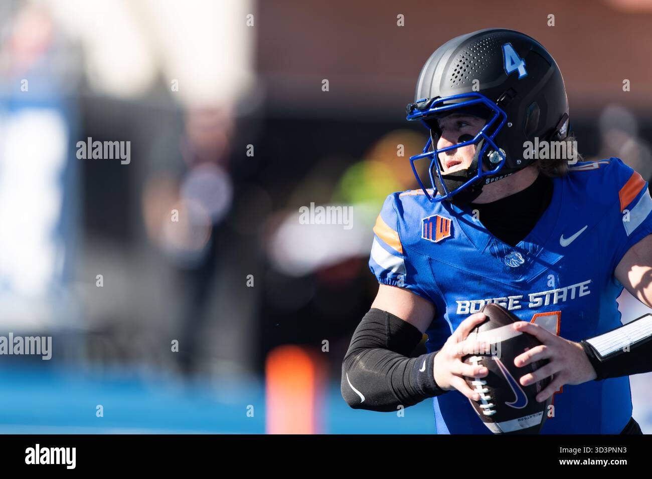BOISE, ID - NOVEMBER 01: Boise State Broncos quarterback Maddux Madsen ...