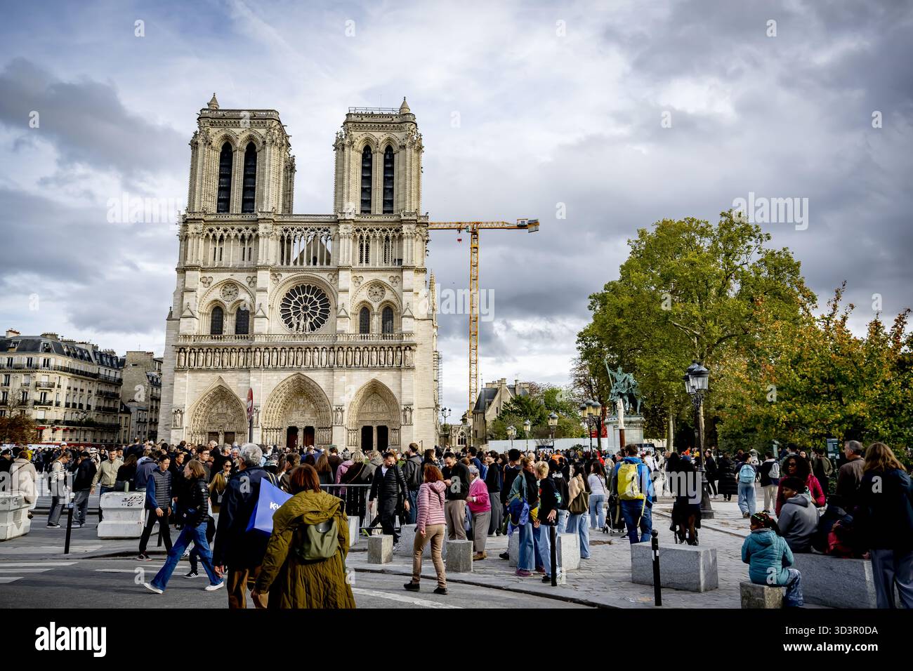PARIS - Notre-Dame de Paris is an early Gothic cathedral on the Île de la Cité in central Paris ...