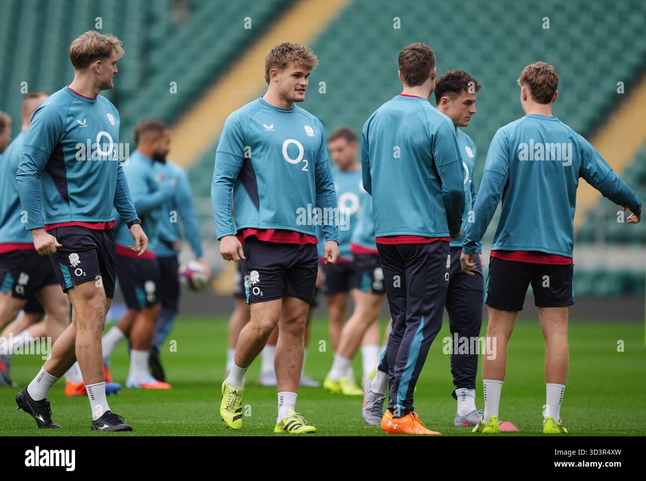 England's Guy Pepper (centre) during a training session at Allianz ...