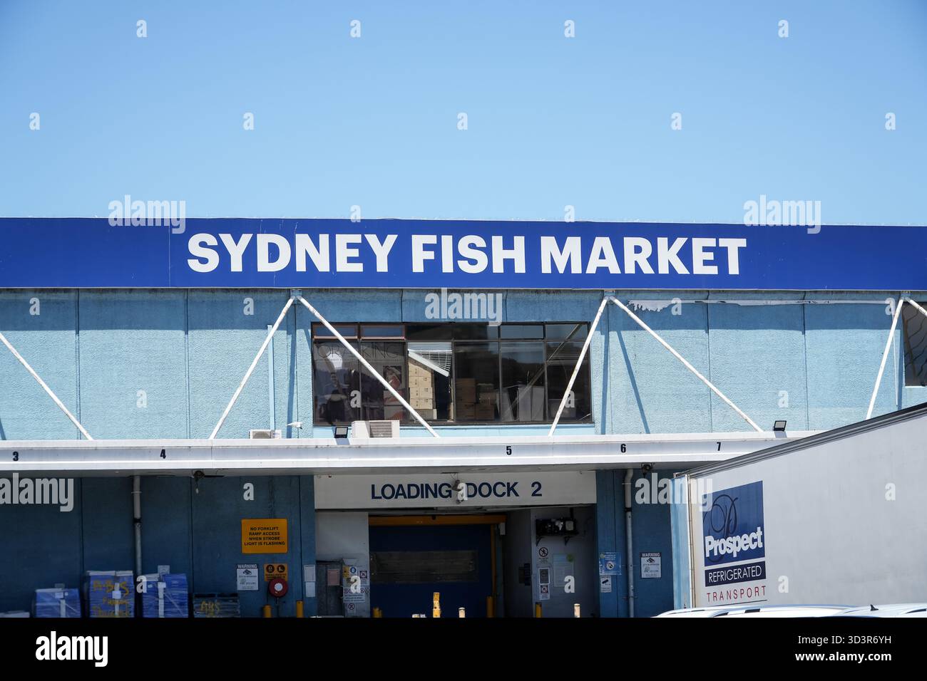 Sydney Fish Market, a major wholesale and retail seafood market, with ...