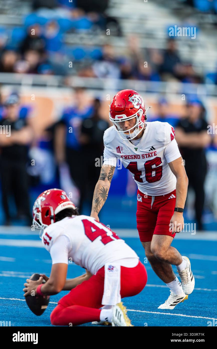 BOISE, ID - NOVEMBER 01: Fresno State Bulldogs kicker Dylan Lynch (46 ...