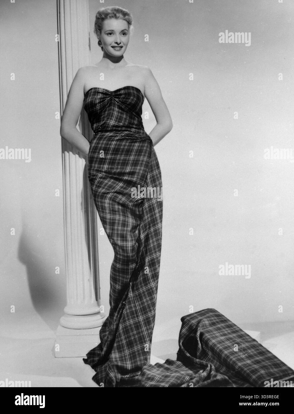 American actress Patricia Neal wrapped in cloth, USA 1950s Stock Photo ...