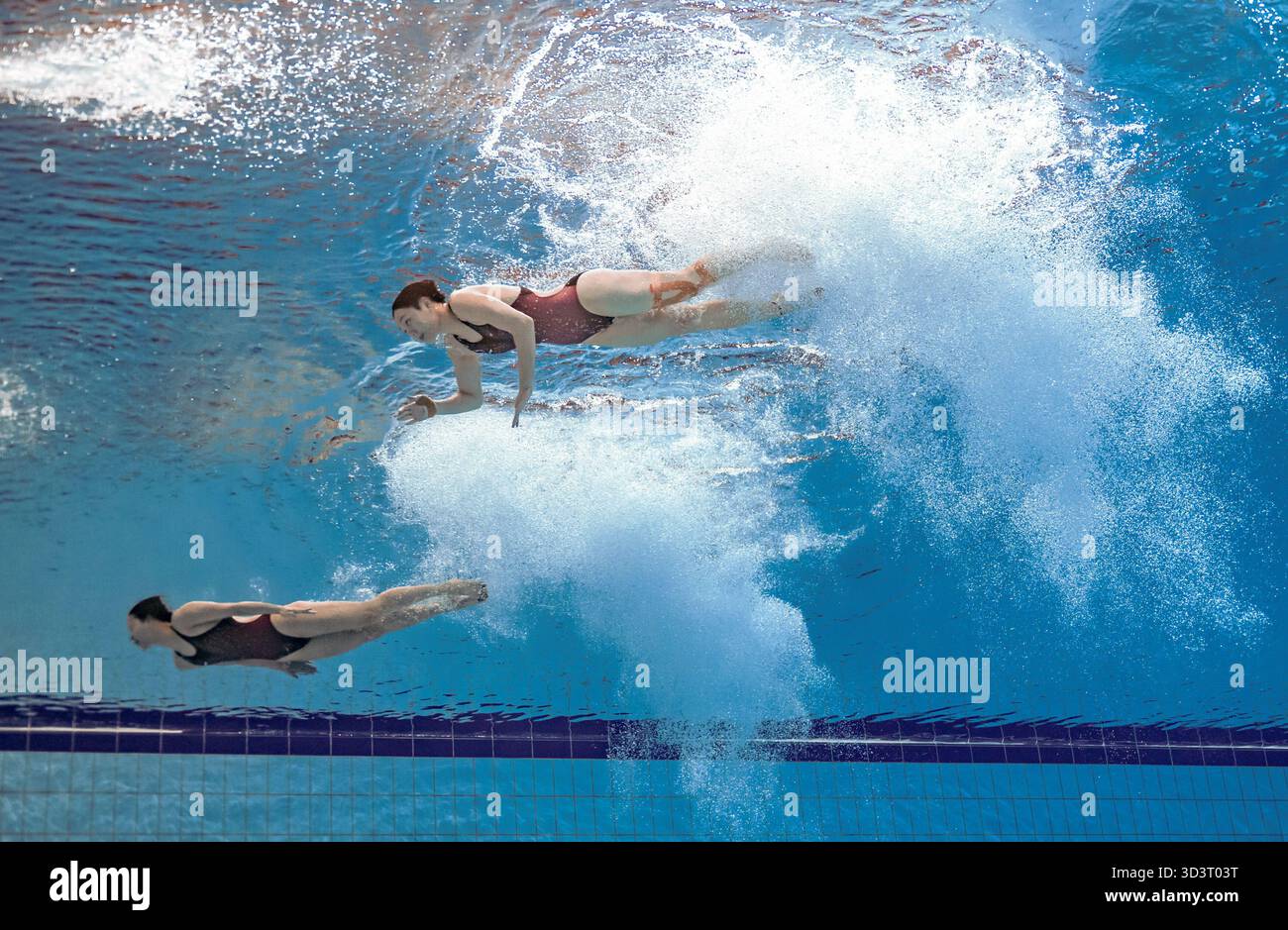(251107) -- GUANGZHOU, Nov. 7, 2025 (Xinhua) -- Chen Yiwen/Lin Shan of ...