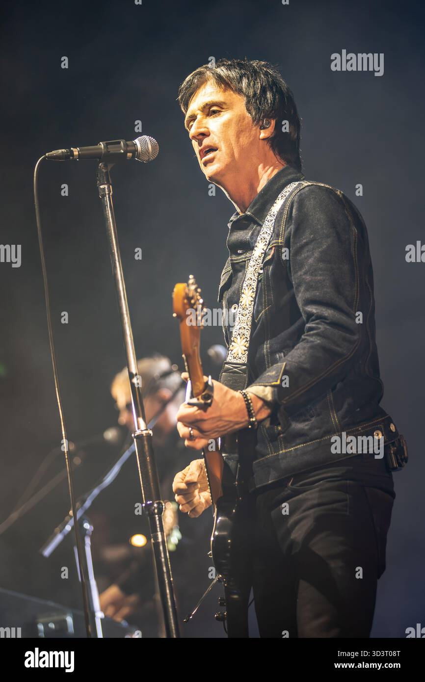 Milan Italy. 06th nov 2025. The British singer-songwriter and guitarist ...