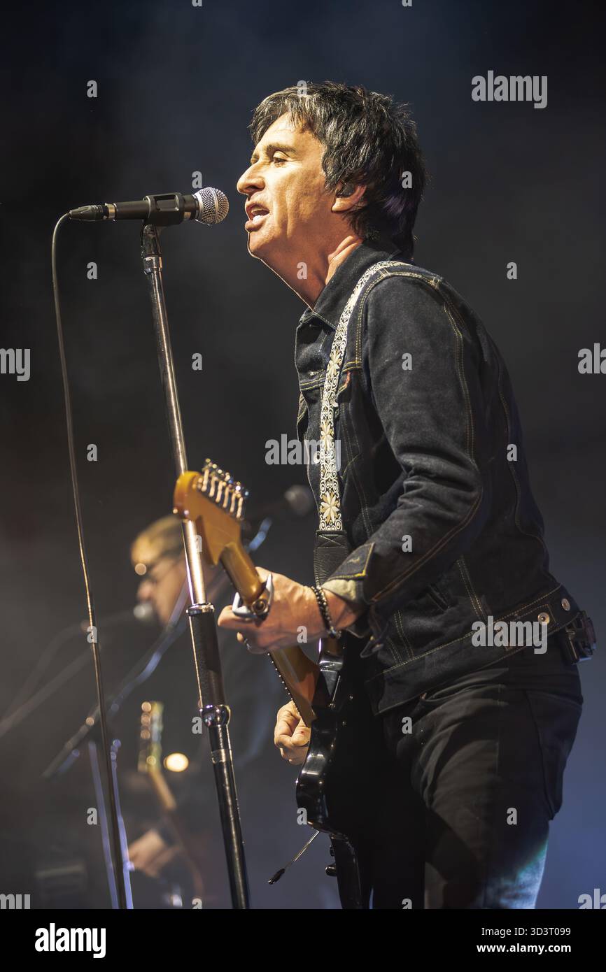 Milan Italy. 06th nov 2025. The British singer-songwriter and guitarist ...