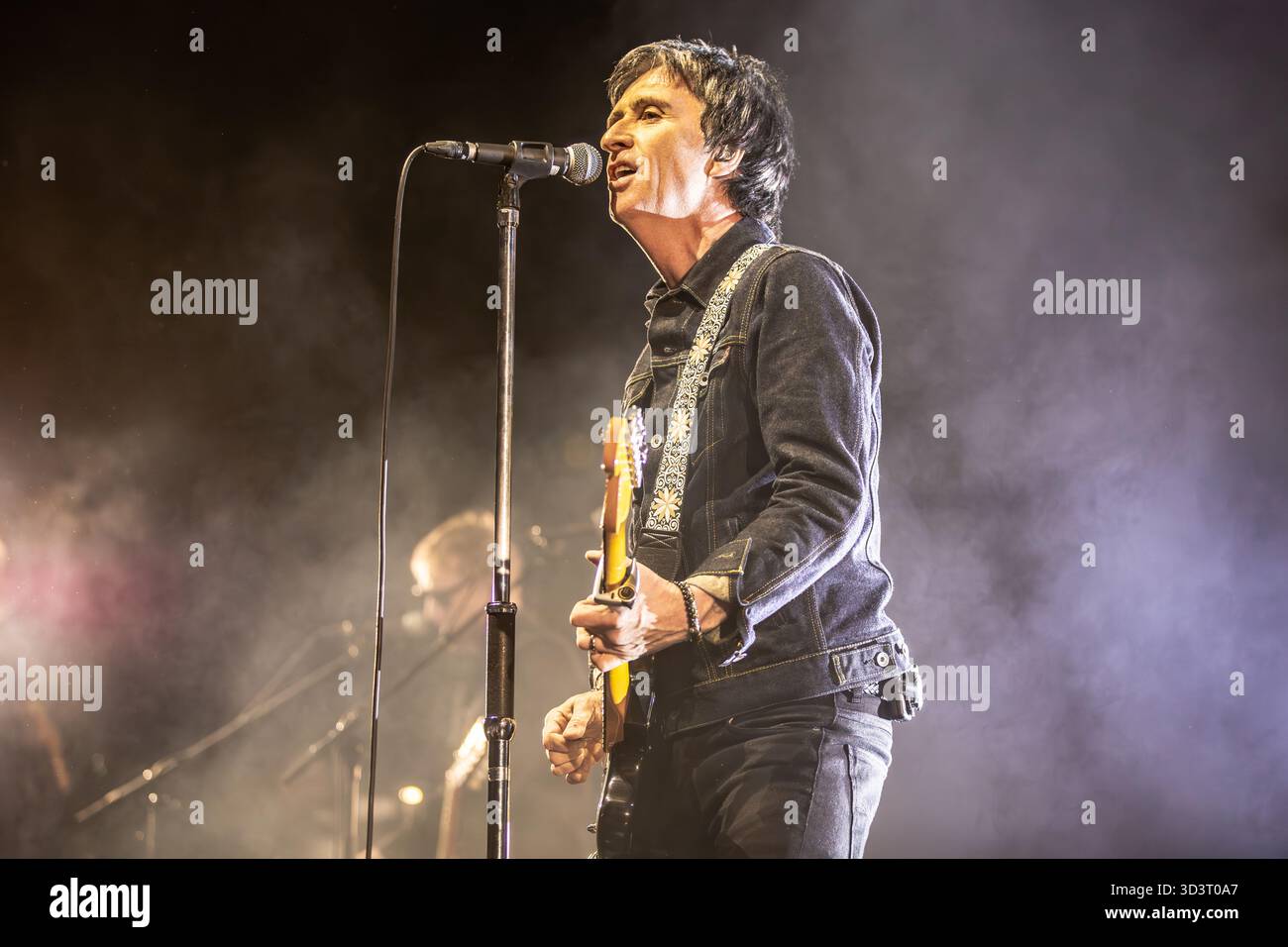 Milan Italy. 06th nov 2025. The British singer-songwriter and guitarist ...