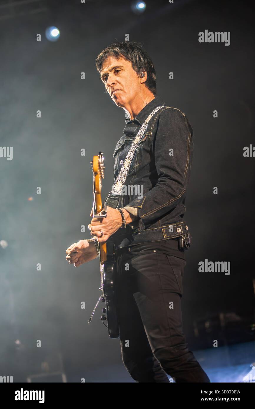 Milan Italy. 06th nov 2025. The British singer-songwriter and guitarist ...
