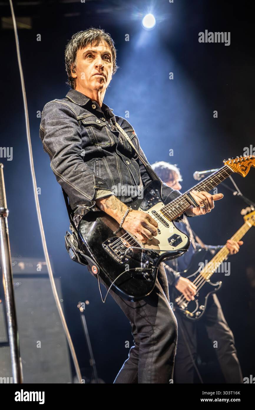 Milan Italy. 06th nov 2025. The British singer-songwriter and guitarist ...