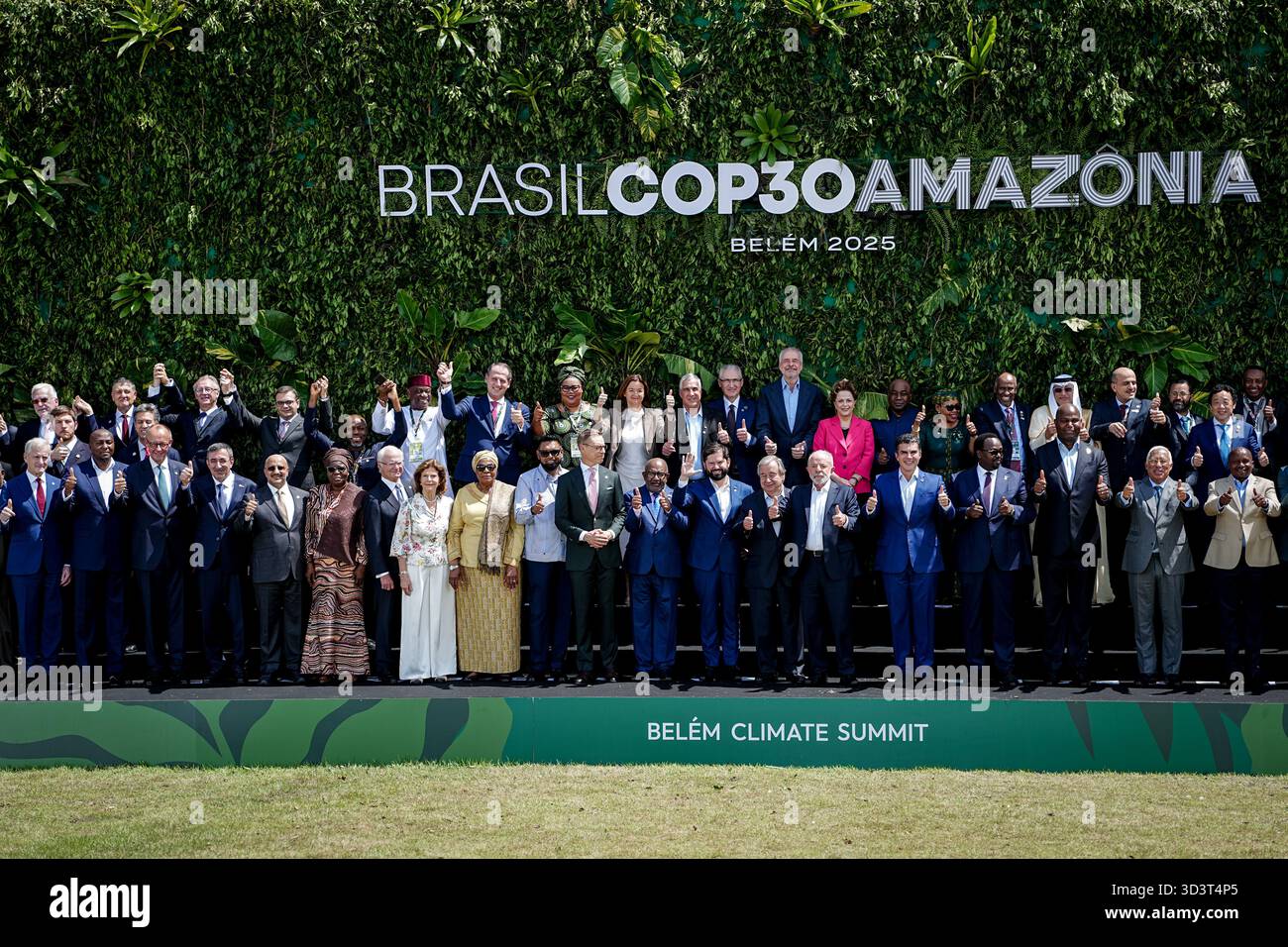 07 November 2025, Brazil, Belém: Federal Chancellor Friedrich Merz ...