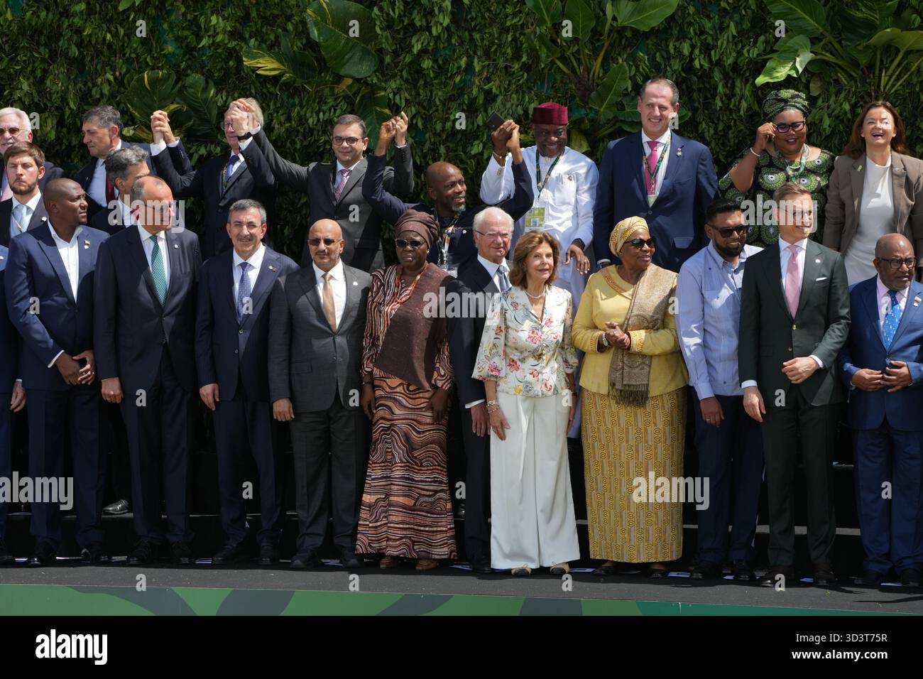 Leaders attending the COP30 U.N. Climate Summit pose for a group photo ...