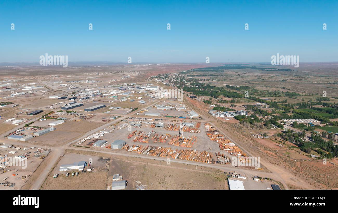 Vaca muerta shale oil and gas field argentina hi-res stock photography ...