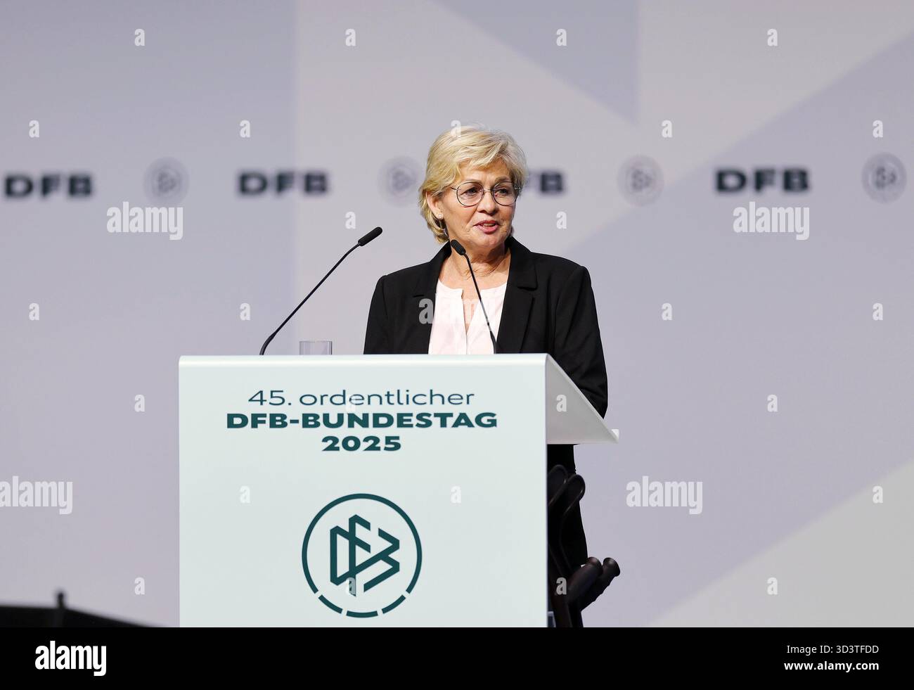 Silvia Neid, appointment as DFB Honorary Player Frankfurt, November 7 ...