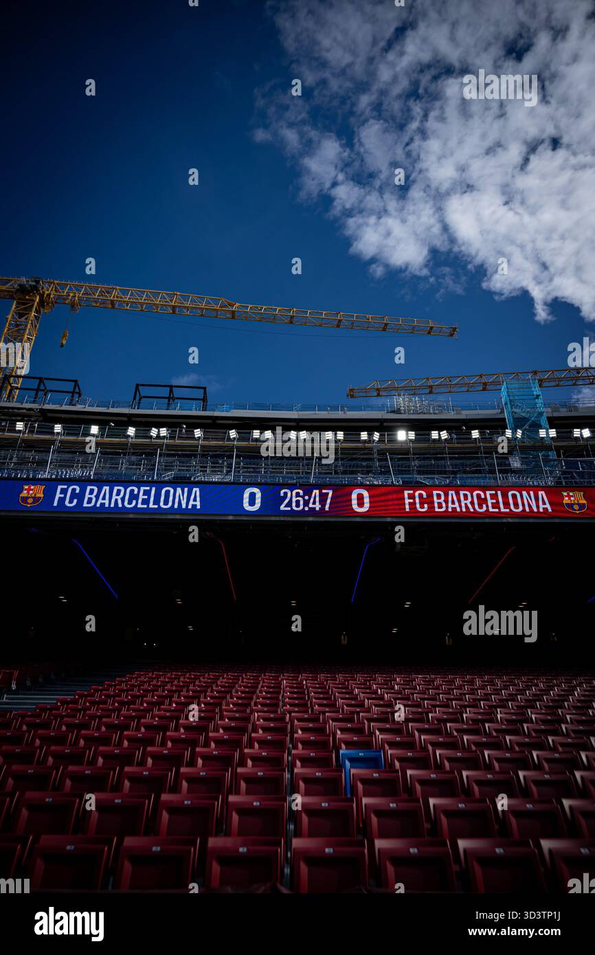 Interior view of the stadium during the FC Barcelona’s first training ...