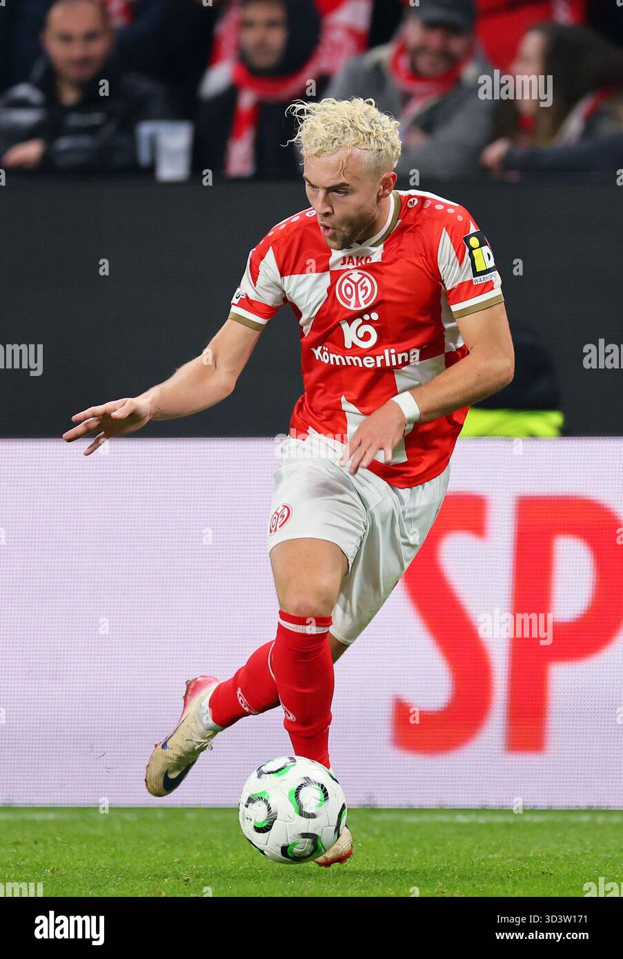 Benedict Hollerbach (Mainz) Mainz, November 6, 2025, Soccer, UEFA ...