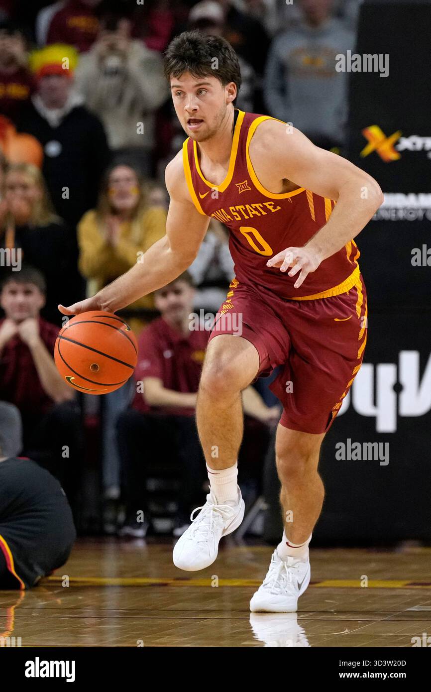 Iowa State guard Nate Heise drives up court during the first half of an ...