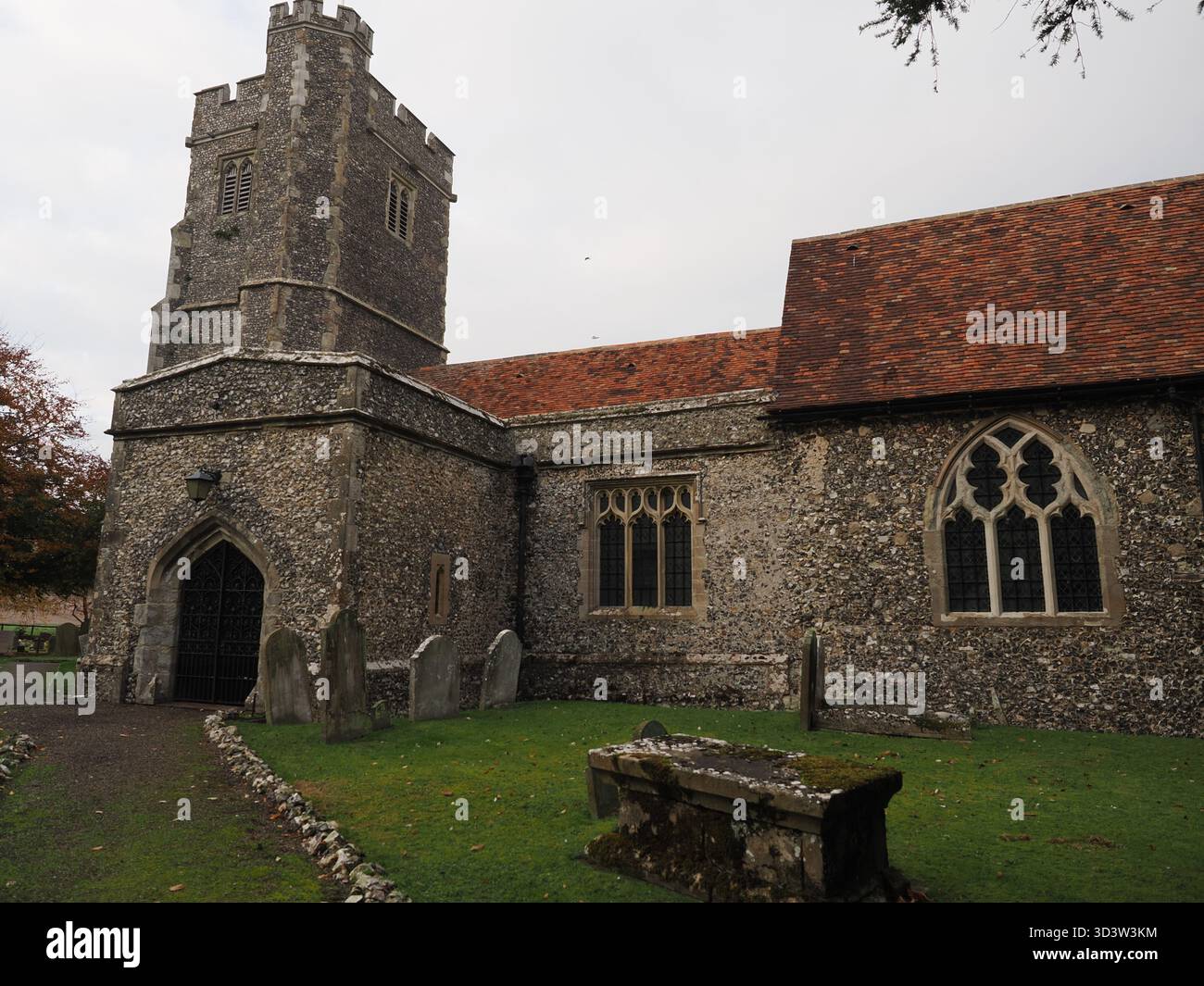 Sittingbourne, Kent, UK. 7th Nov, 2025. UK Weather: autumn scenes at ...