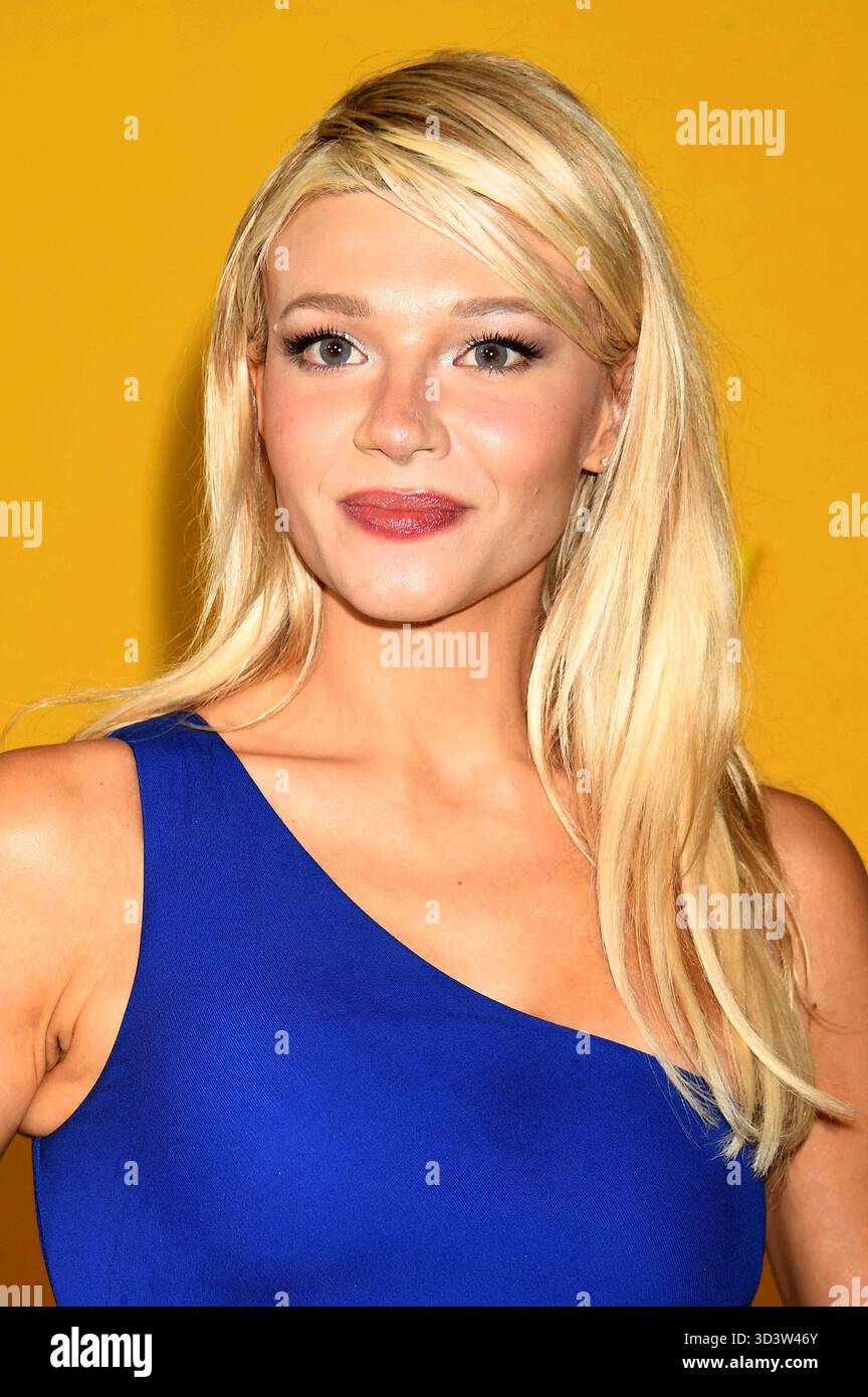 Max Reeves at the premiere of the Apple TV+ series 'Pluribus - Glück ...