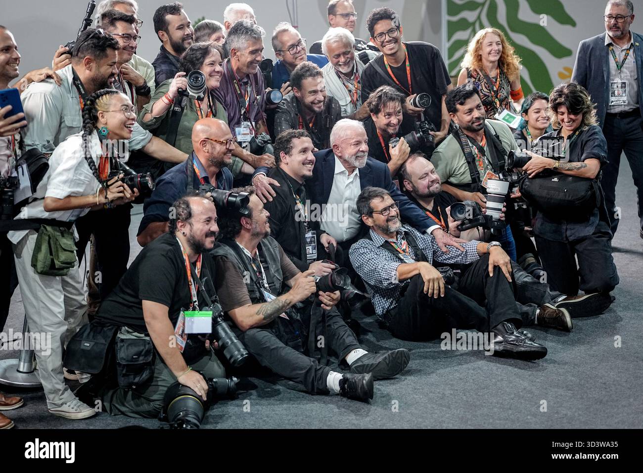 07 November 2025, Brazil, Belém: Luiz Inacio Lula da Silva (center), President of Brazil, has ...