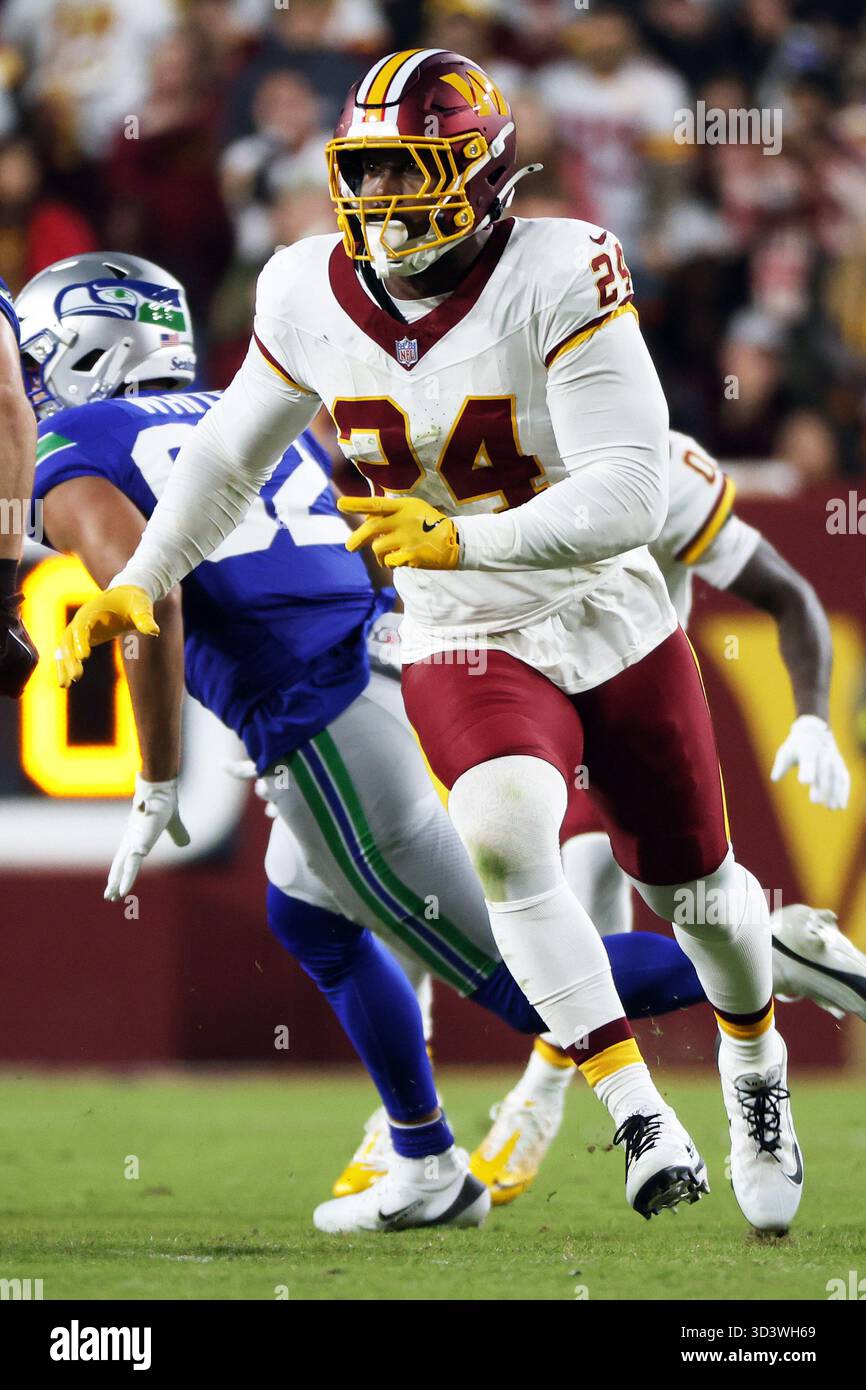 Washington Commanders outside linebacker Von Miller (24) rushes during ...
