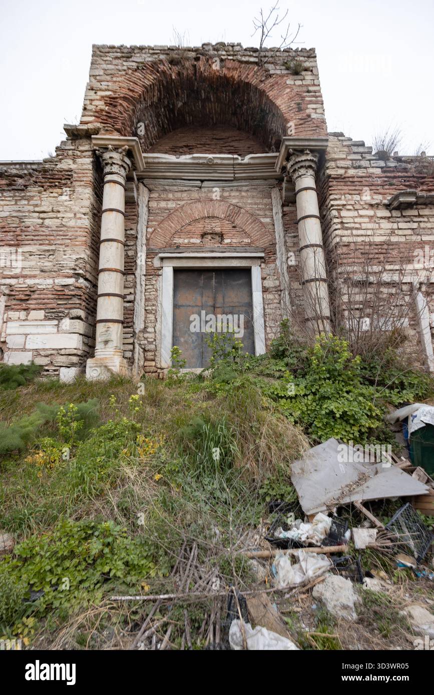 Triumphal arch constantinople hi-res stock photography and images - Alamy
