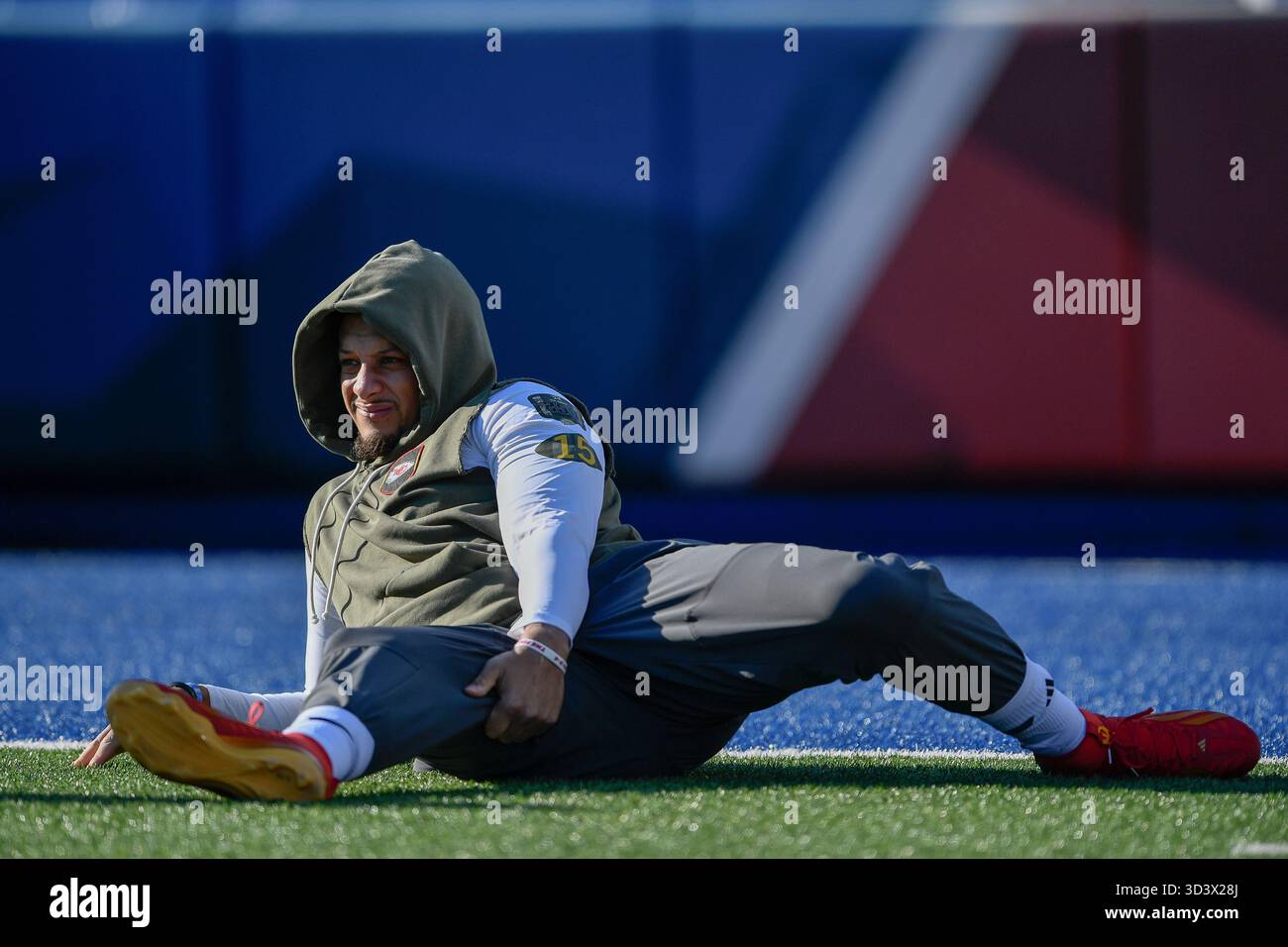 Kansas City Chiefs quarterback Patrick Mahomes stretches before an NFL ...