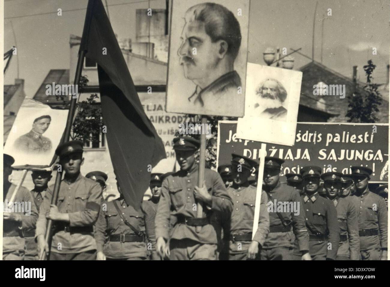Lithuanian People's Army soldiers in Kaunas, 1940, carrying Soviet ...